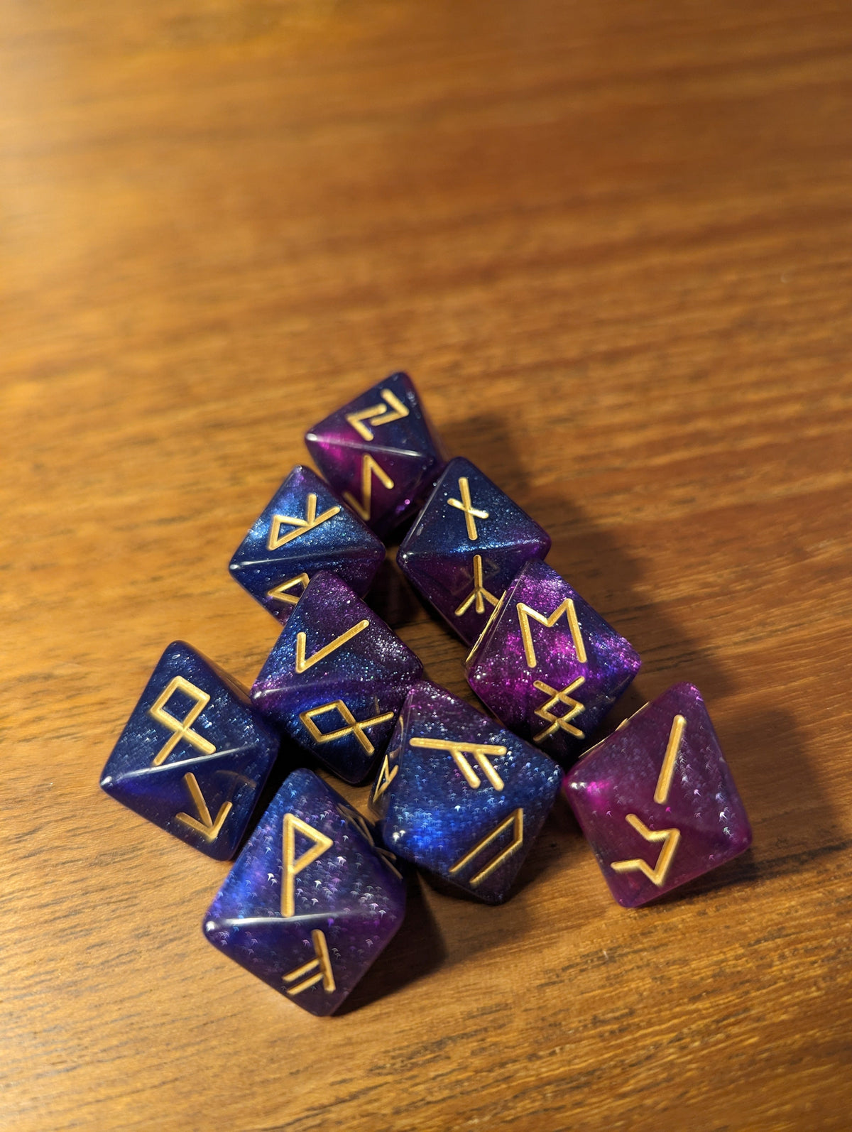 Star futhark rune dice - d8