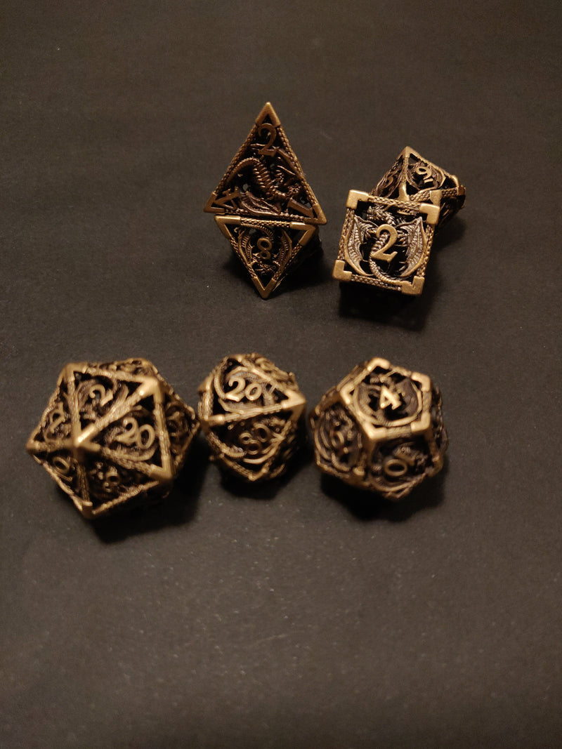 Hul Drage Dice Lavet af Metal - 7 stk rollespilsterninger